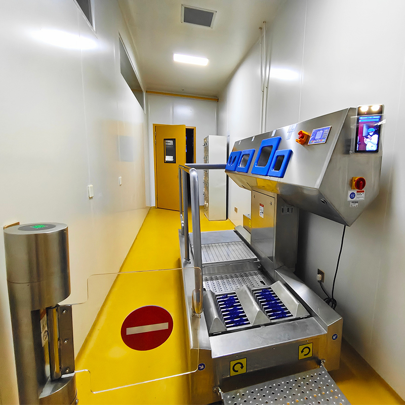 Cleaning and disinfection of shoes and boots in food factories