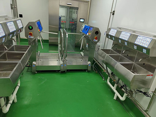What to consider when planing a changing room in food factory?